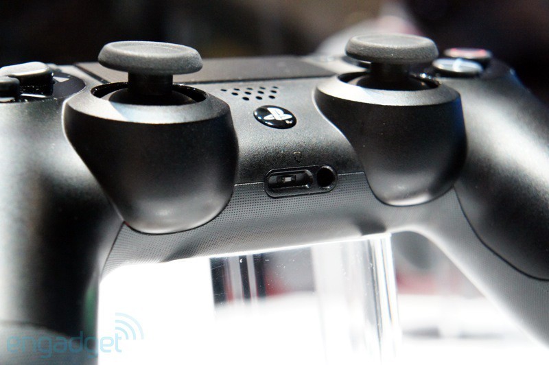 Sony: DualShock 4 controller's light bar cannot be | GameWatcher